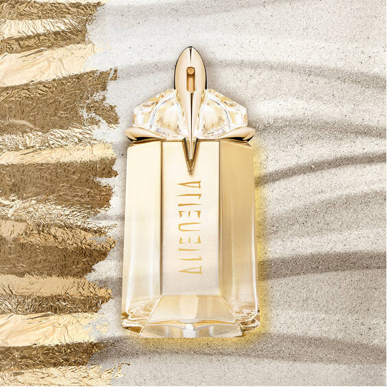 Alien Goddess : le nouveau parfum Mugler représenté par Willow Smith ...